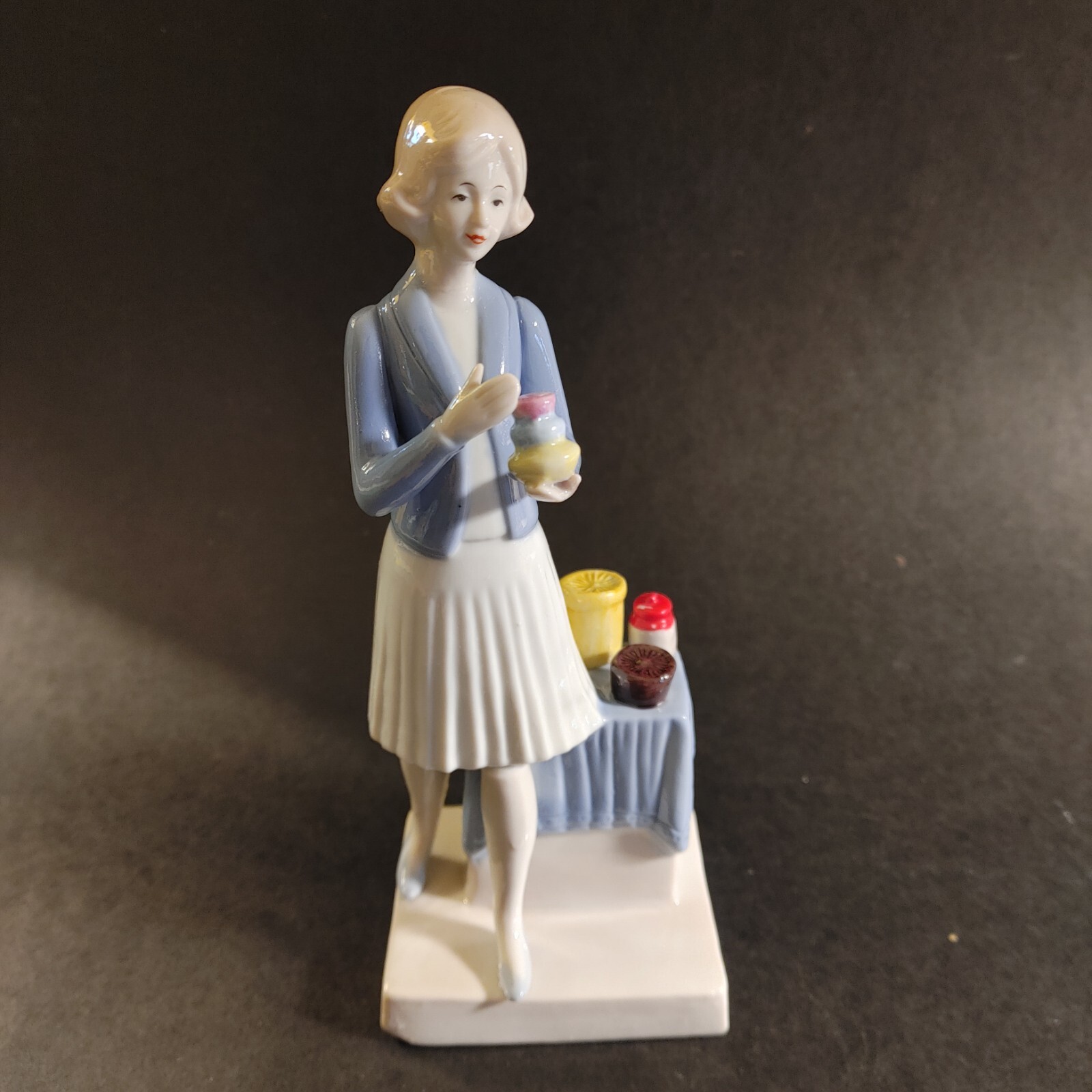 Vintage Tupperware Series 1 Figurine (8.25” Tall X 2.75” Wide) | eBay