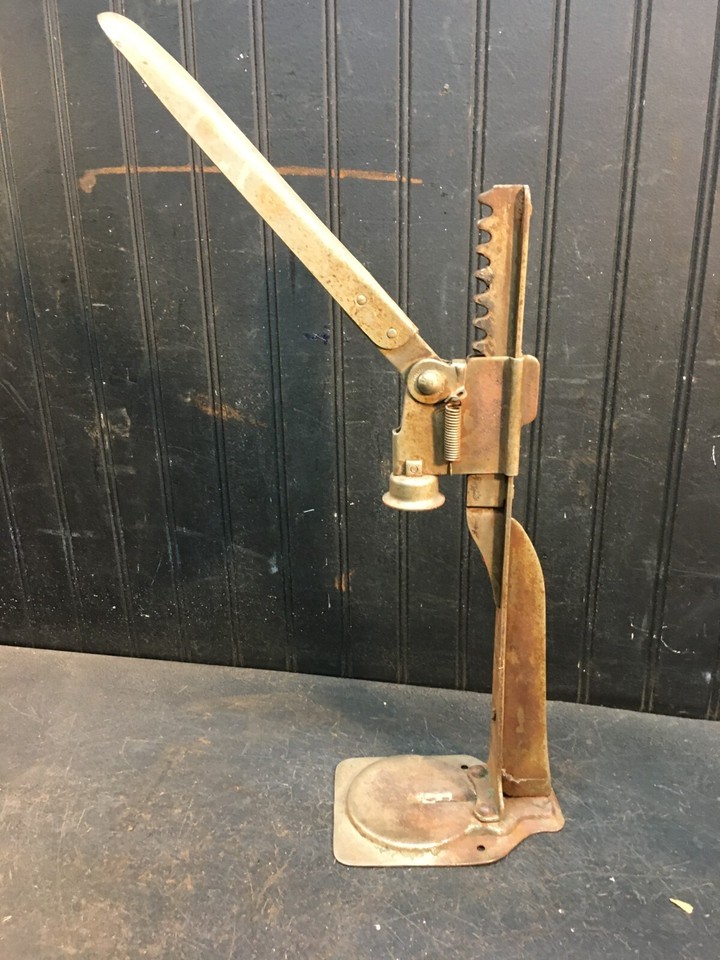 Vintage ADJUSTABLE BOTTLE CAPPER STEEL HOME BOTTLING TABLE TOP 8" TO 12 ...