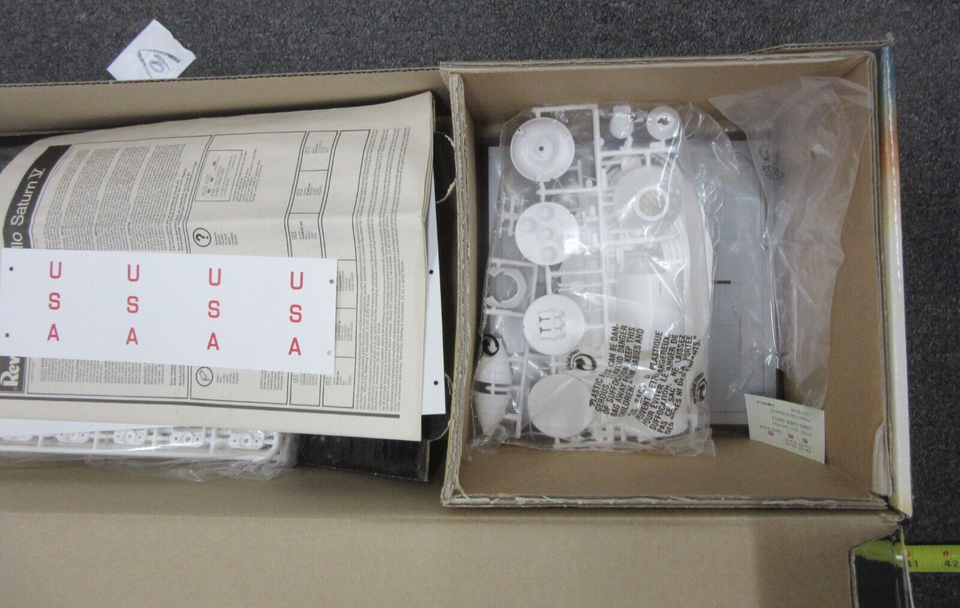 #04805 Revell 25th Anniversary Apollo: Saturn V Model Kit - 1:96 Scale ...