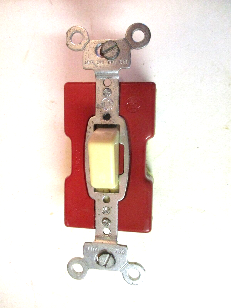 Old Light Switches From The 1950s Old Style Light Switch Wall Plates
