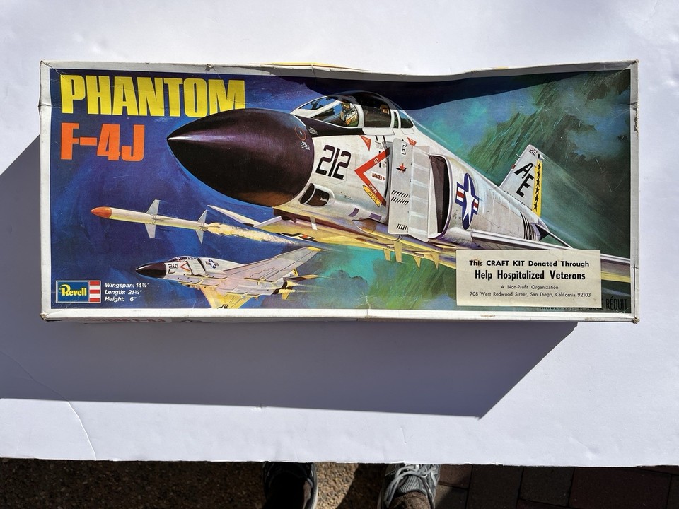 REVELL PHANTOM F-4J 1:32 1972 #H188 UNBUILT OPEN BOX sealed contents ...