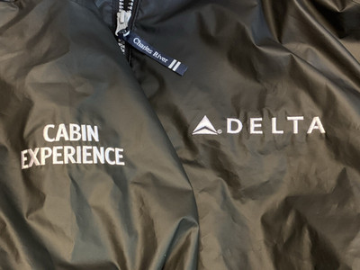 Delta Airlines "Cabin Experience" Employee L Reflective Rain Coat Black ...