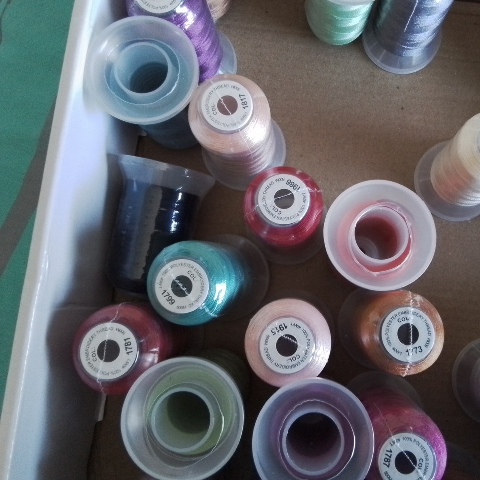 25 EMBROIDERY THREADS. 100% Polyester 40WT 500m BROTHER, SINGER, JANOME ...