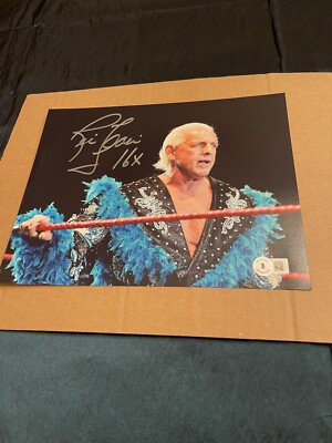WWF/WWE/WCW RIC FLAIR SIGNED AUTOGRAPHED 8x10 PHOTO Nature Boy Entrance ...
