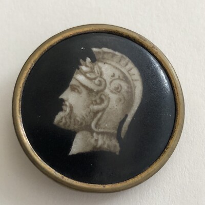 Roman - Roman Button
