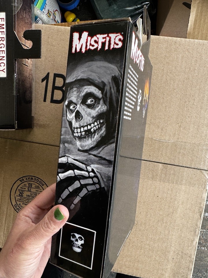 MISFITS The Fiend in Black Robes 8" Action Figure Fiend Club Crimson ...