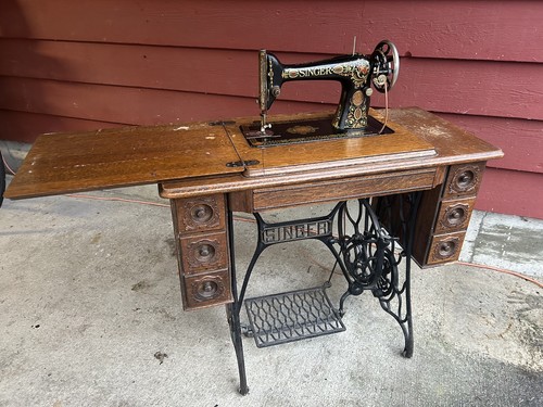 Vintage 1914 Singer Red Eye Sewing Machine in Treadle Cabinet G3872400 ...