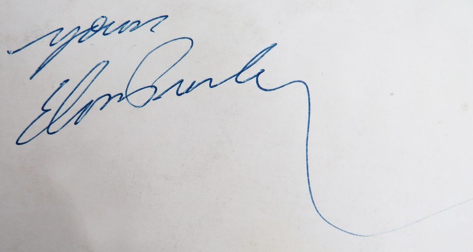 ELVIS PRESLEY Signed Autograph Auto 11x14 Original Moss Photo JSA BAS ...