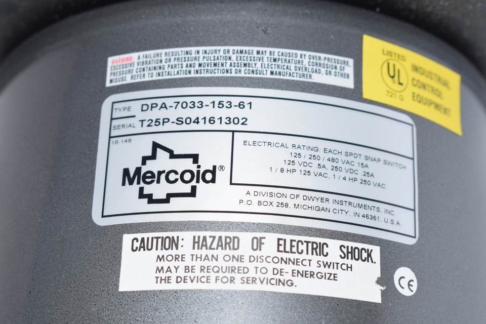 NEW Dwyer Instruments DPA-7033-153-61 Double Bellows Diff. Pressure ...