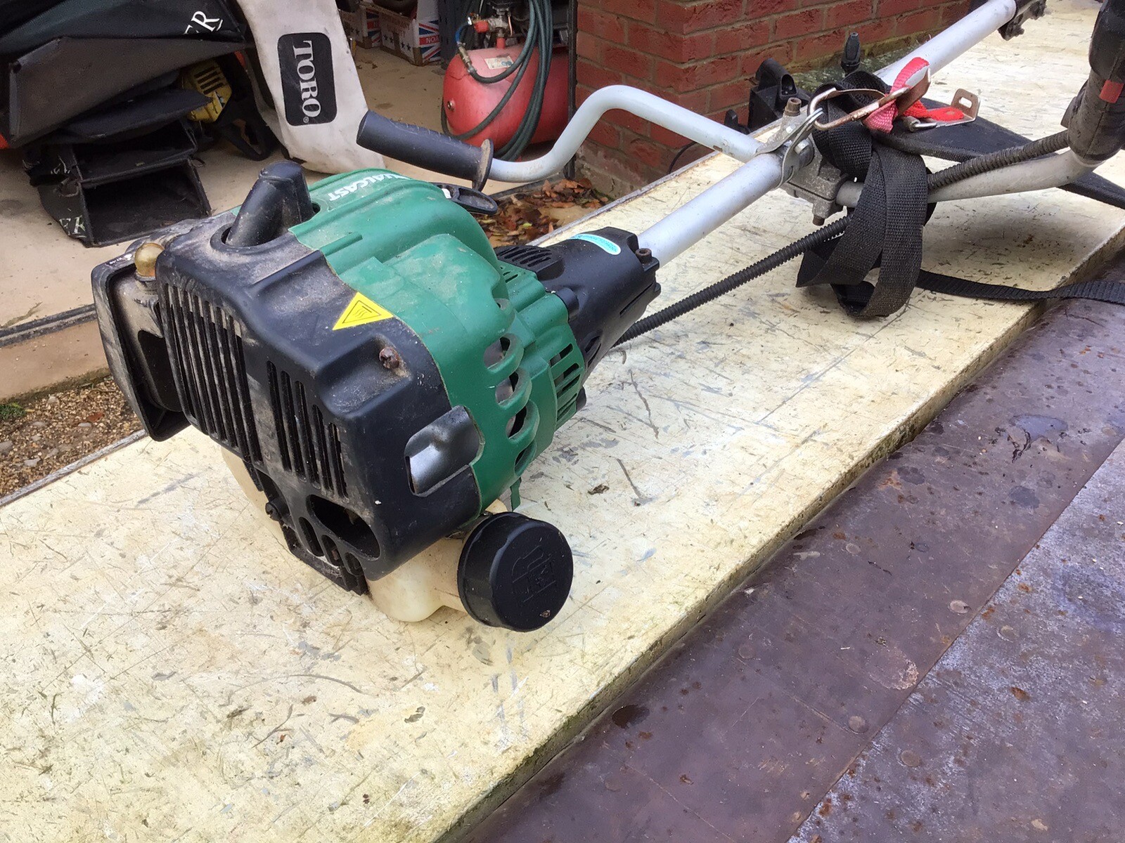 Qualcast GDB30B Strimmer Breaking For Parts Message Me For Prices ...
