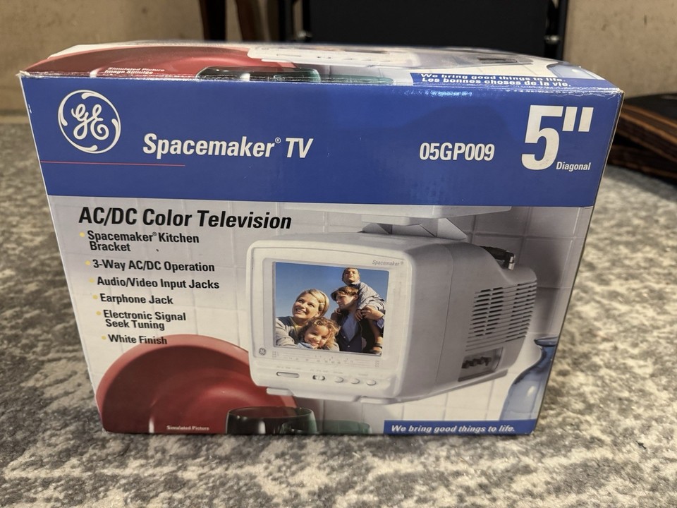 Vintage GE Spacemaker 05GP005 Color TV AM/FM Radio Portable 5” Screen ...