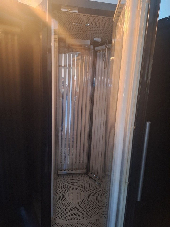 South Beach vertical Tanning Bed with 48 bulbs and dressing room | eBay