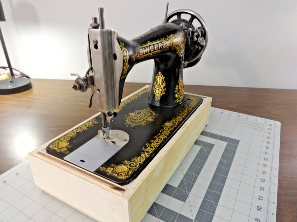 SERVICED - 1914 SINGER 115 Sewing Machine w/HAND CRANK, EXTRAS ...