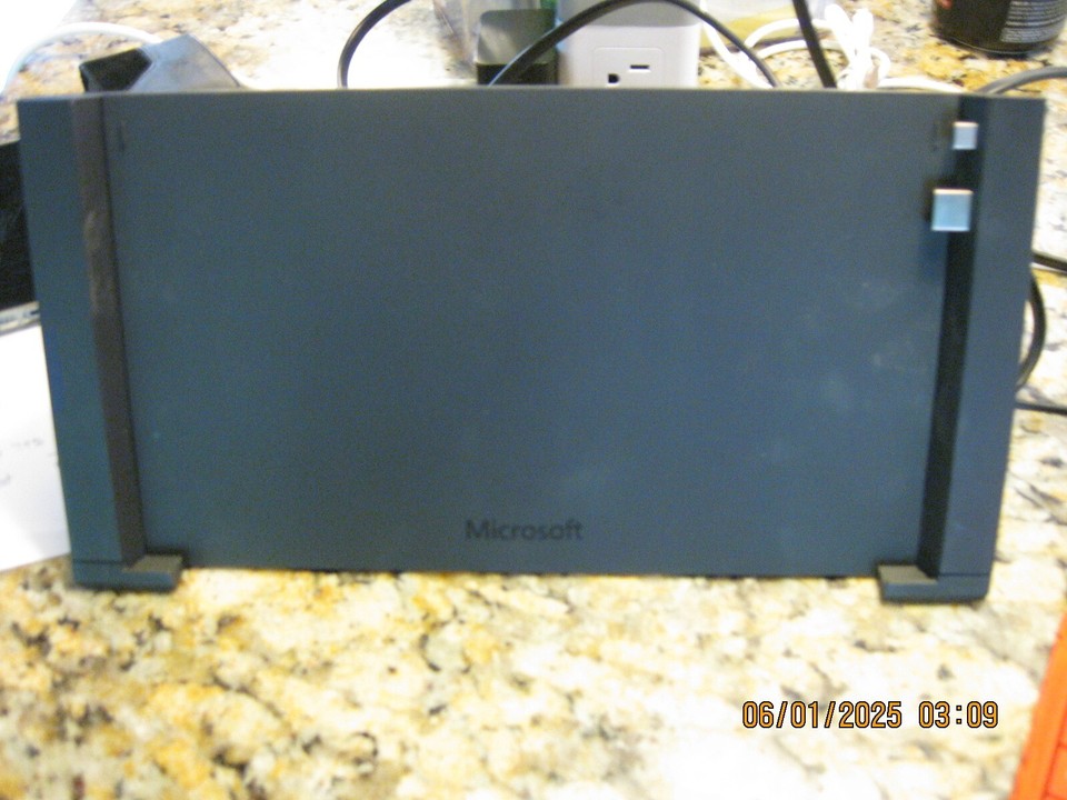 Microsoft Surface 3 1657 Atom x7 Z8700 1.6GHz 4GB Ram 128GB Windows 10 ...