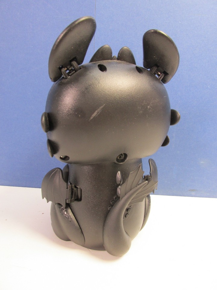 how to train your dragon INTERACTIVE TOOTHLESS BABY action figure ...