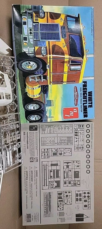 AMT 620 White Freightliner Dual Drive Truck Tractor 1/25 Scale READ ...