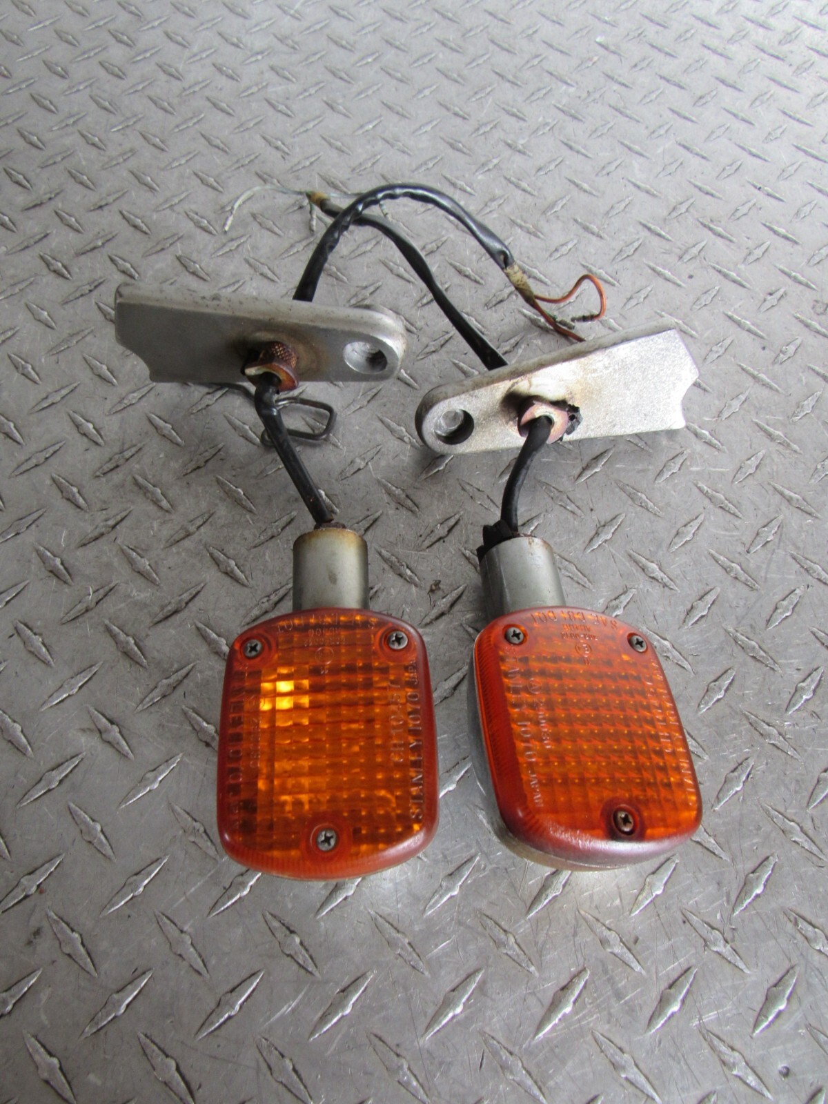 1986 86 HONDA VT500C VT500 VT 500 C SHADOW FRONT TURN SIGNAL LIGHTS FOR PARTS | eBay