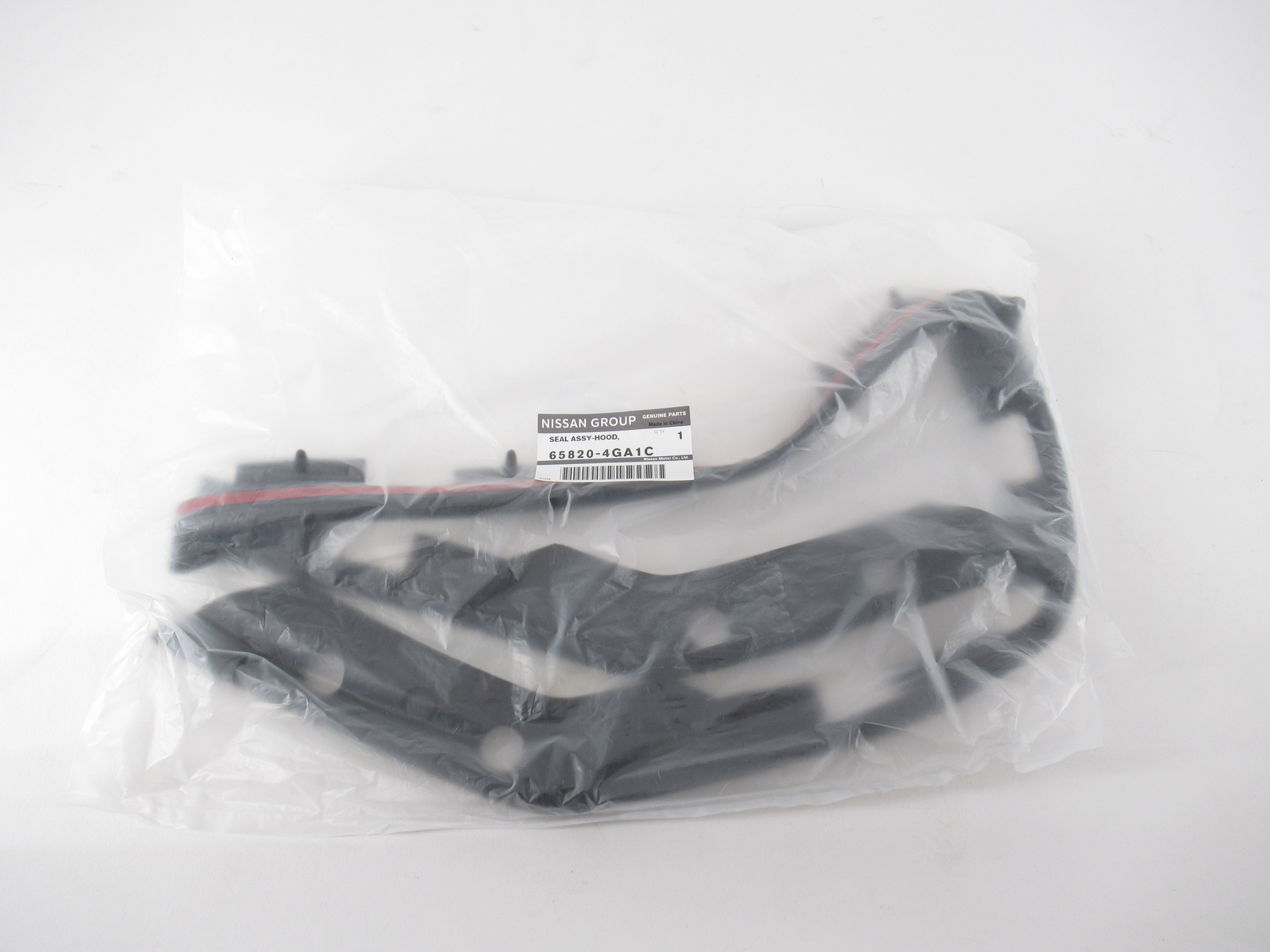 Genuine OEM Nissan Infiniti 65820-4GA1C Front Upper Seal to Hood 2014 ...