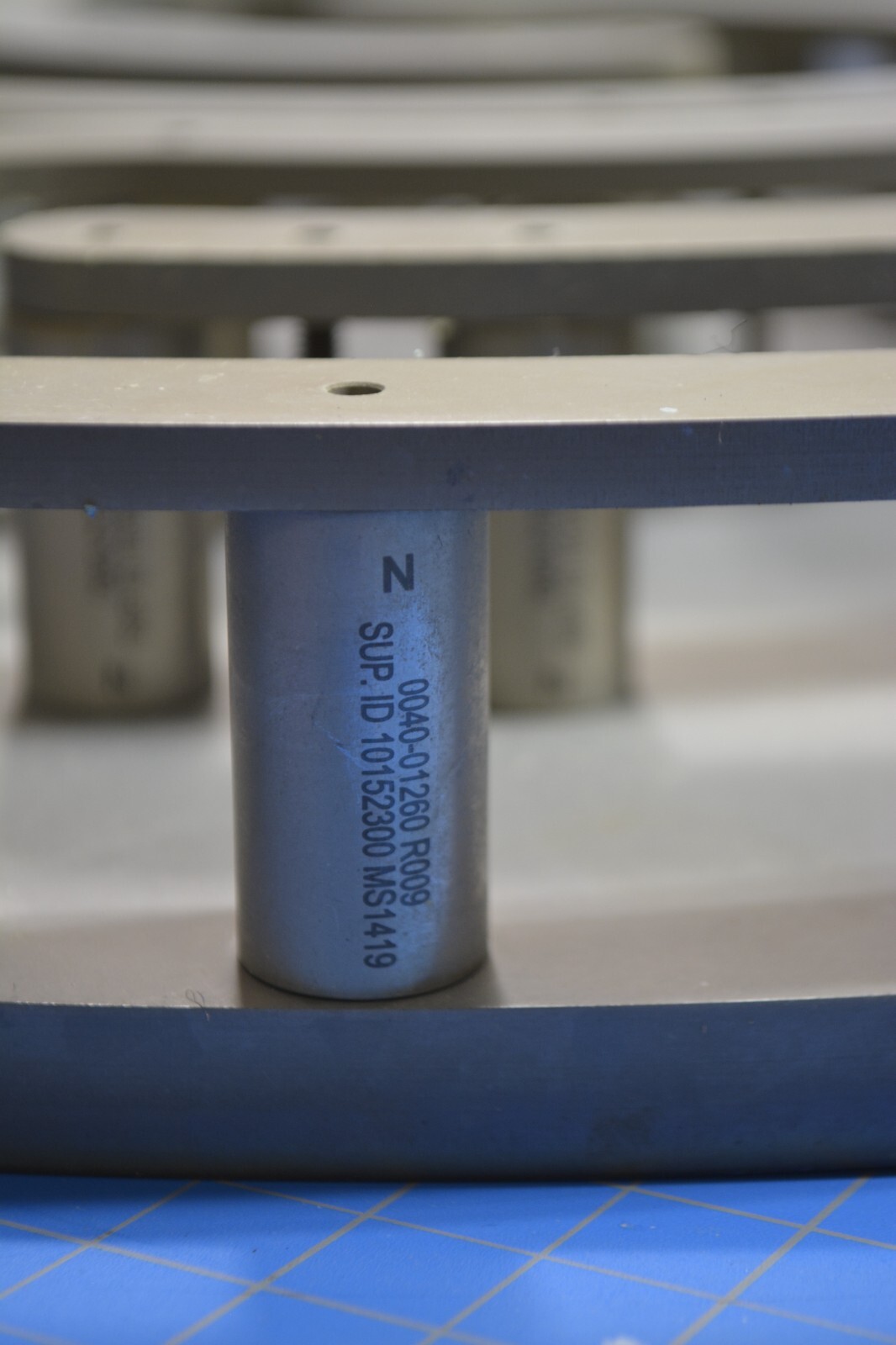 0010-25739 / HY-11 MAGNET 300MM DS TTN SUP ID 10152300 / APPLIED ...