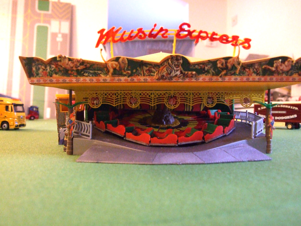 Faller Musik Express 1/76 scale Model Fairground Ride Non Motorised ...