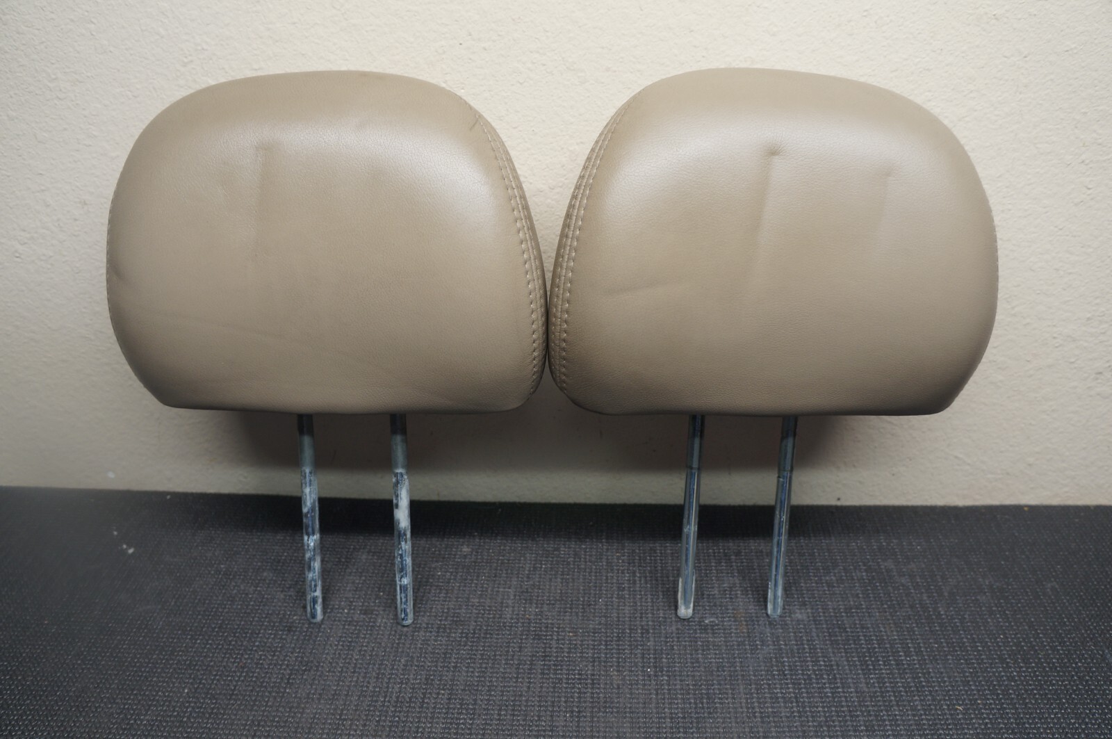 1999-2004 HONDA ODYSSEY OEM FRONT ROW HEAD RESTS HEADRESTS PAIR TAN ...