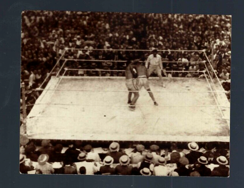 VINTAGE BOXING PHOTO UNKNOWN BOXERS BLACK AND WHITE... 5 .25 X 4 INCHES ...