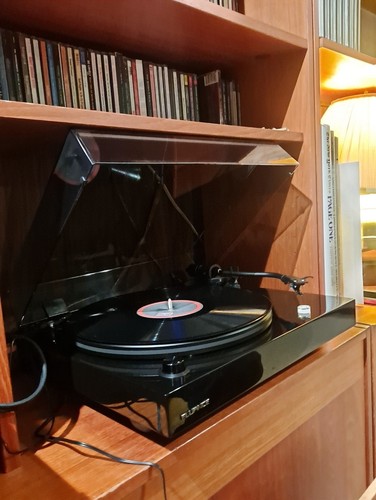Fluance RT82 Black Vinyl Turntable - Practically Unused | eBay