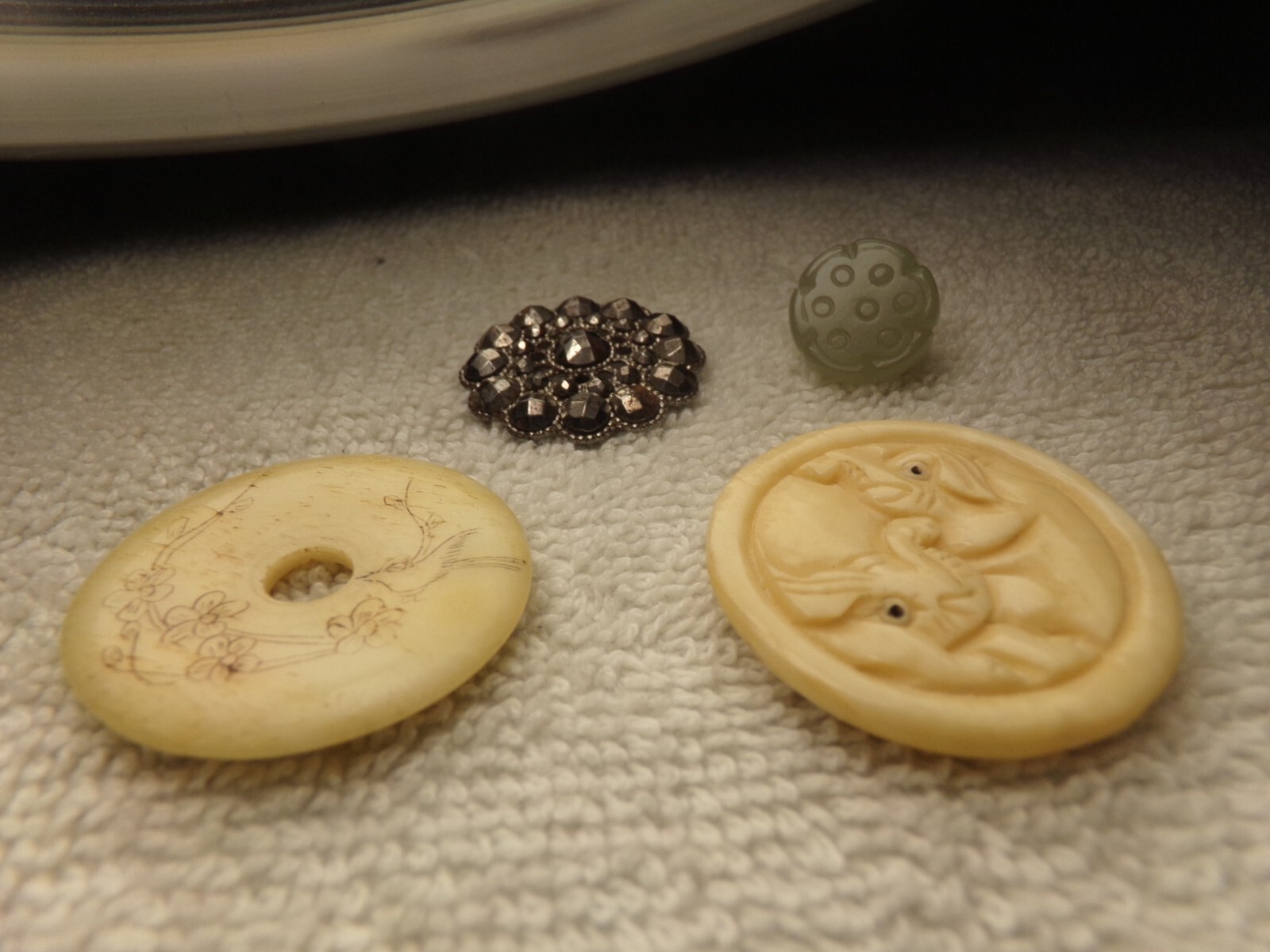 ANTIQUE 1800s STEEL RIVET HAND CARVED NATURAL QUARTZ STONE 4 BUTTON LOT ...