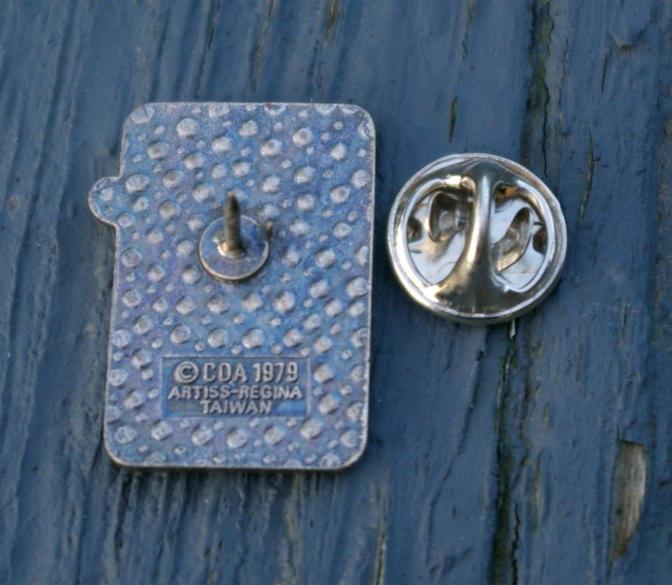 Olympic Pinback Ice Skating Lapel Pin Yellow Calgary '88 1988 Couples ...