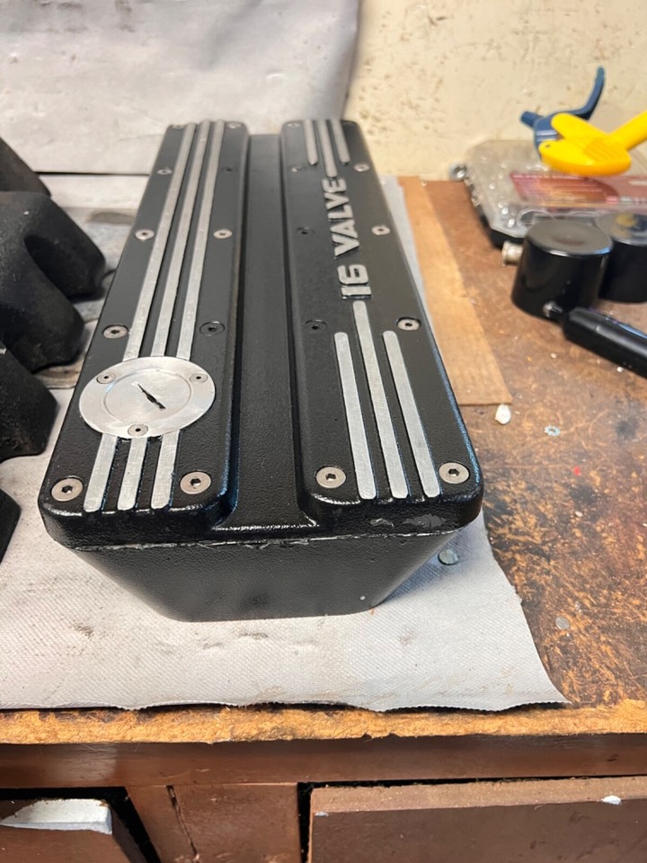 SBC Chevy Gennie Shifter Set Of 2 Piece Valve Cover Toppers And 1x4 Air ...