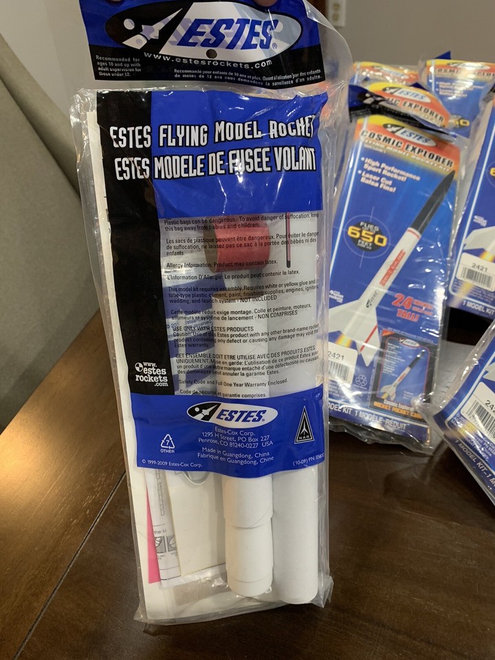 New Estes COSMIC EXPLORER 24" Model Rocket Kit, Level 1, w/ Para. Lot ...