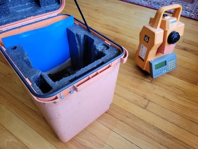 Levels & Surveying Equipment - Geodimeter