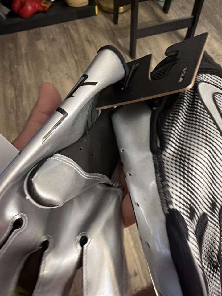 Nike Vapor Jet Metallic 7.0 Football Receiver Gloves Silver& Black Men ...