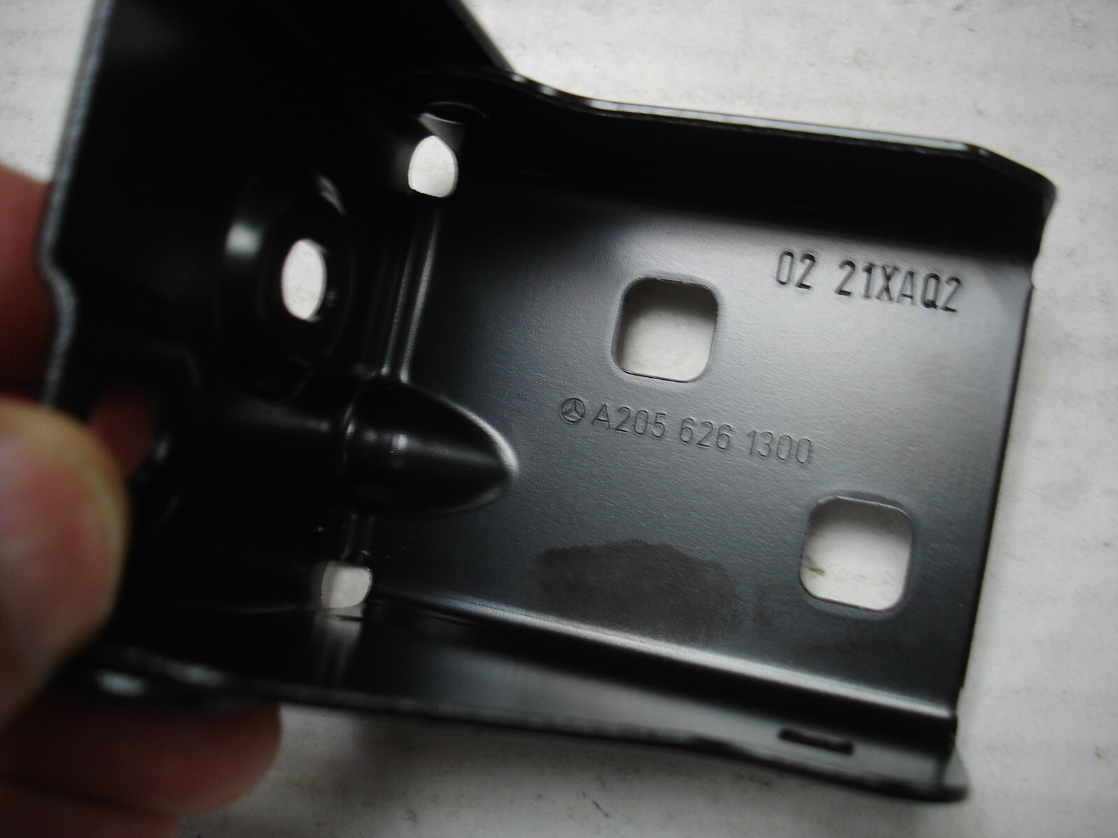 MERCEDES-BENZ A 2056261300 UPPER TIE BAR ATTACHMENT ANGLE BRACKET LEFT ...