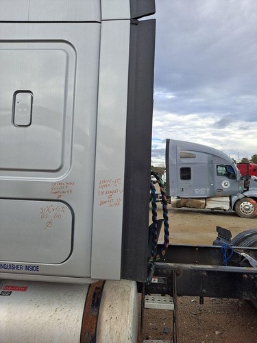 FREIGHTLINER CASCADIA 125 FAIRING SLEEPER 3589335 | eBay