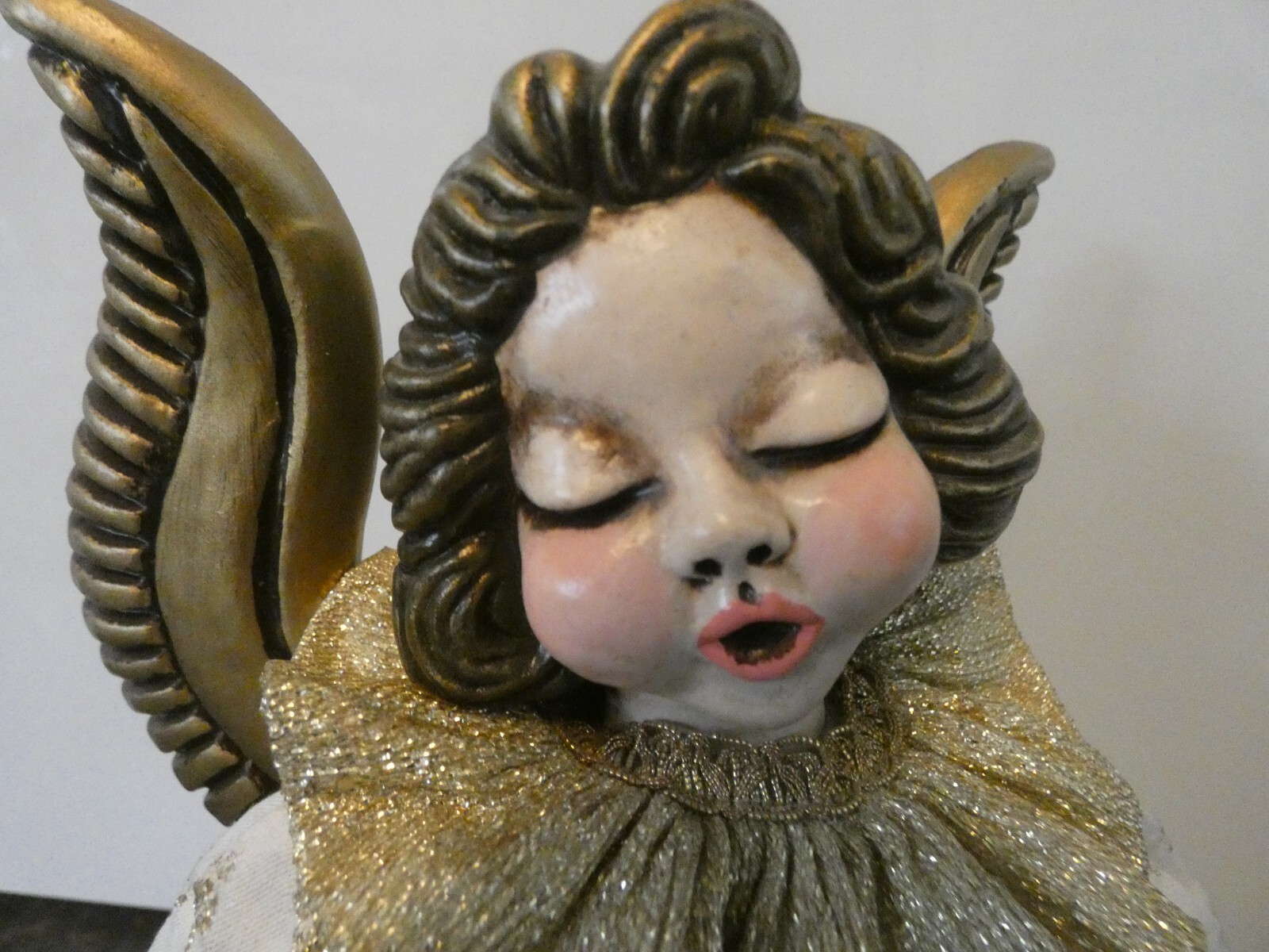 18443/ Thun Bozen Engel mit Brokatkleid Brokatengel Virginia Höhe ca ...