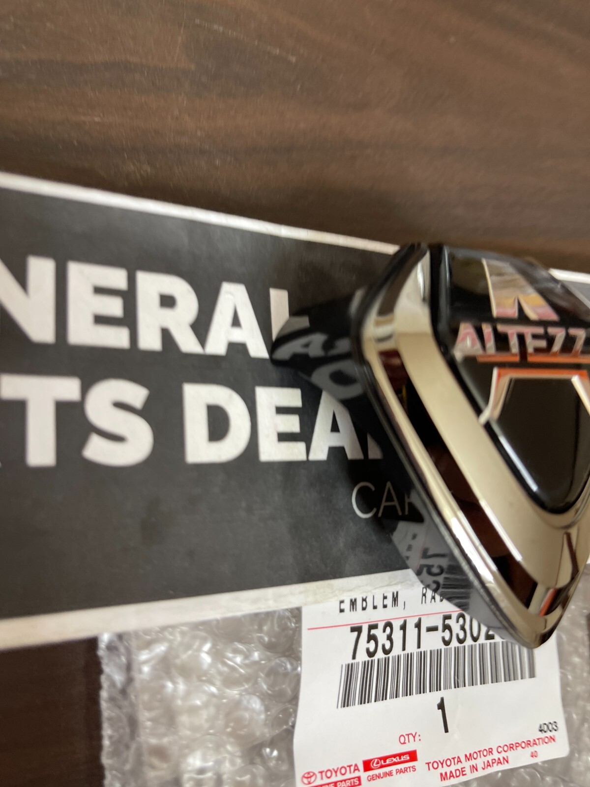 Genuine TOYOTA Altezza SXE10 Lexus IS200 IS300 Front Grill Black Emblem ...