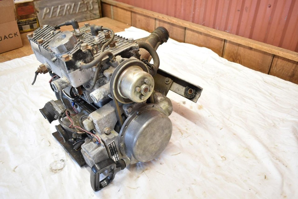 Kawasaki Invader John Deere Liquifire 440 Snowmobile Engine Spark 105/ ...