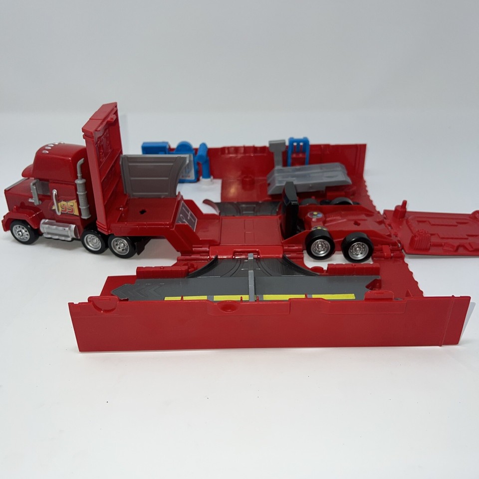 Disney Pixar 2017 CARS Rust Eze Mack Lightning McQueen Semi Trailer ...
