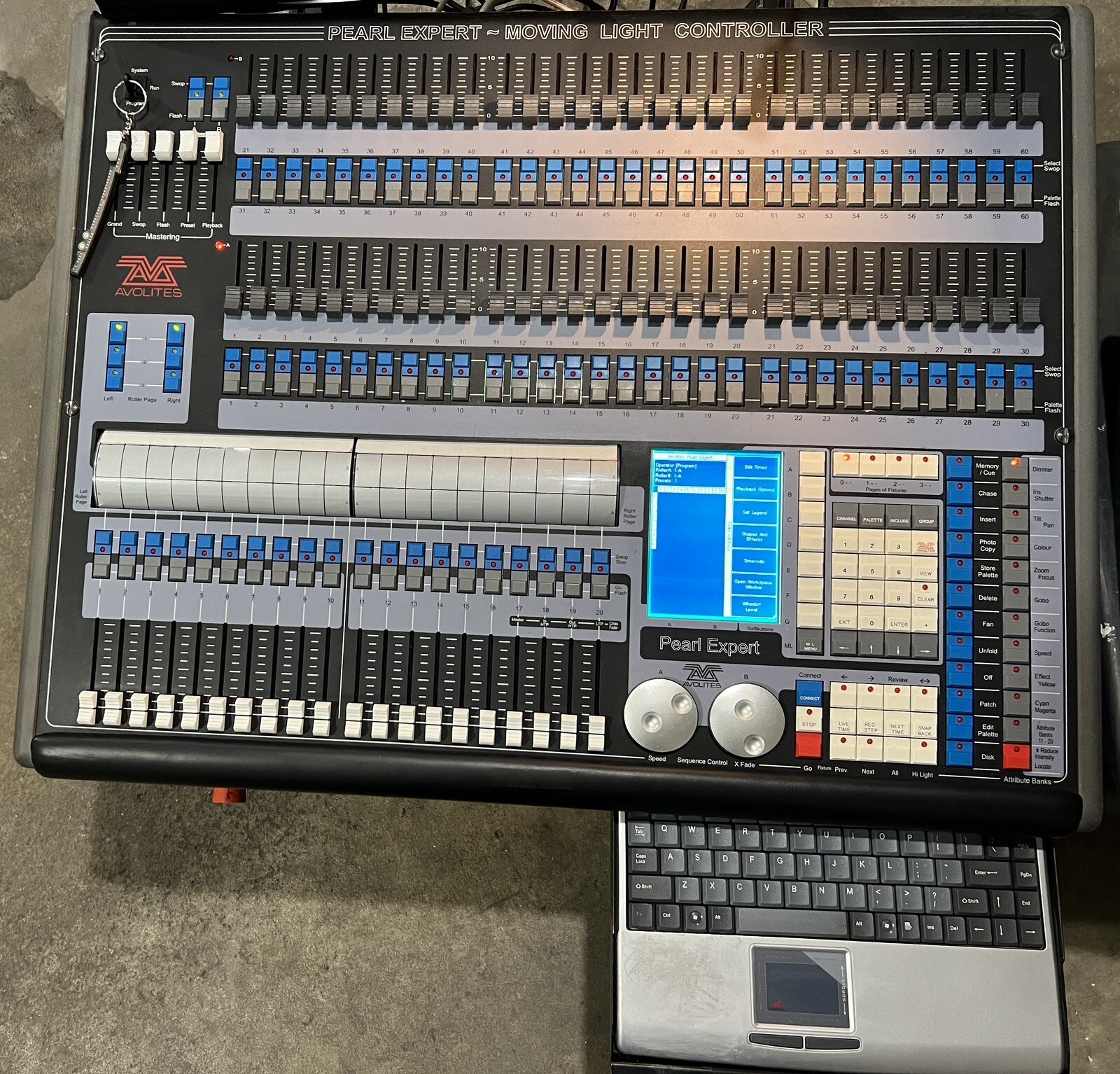 Avolites Pearl Expert with Expert Touch Wing, Mon DMX Lighting Control ...