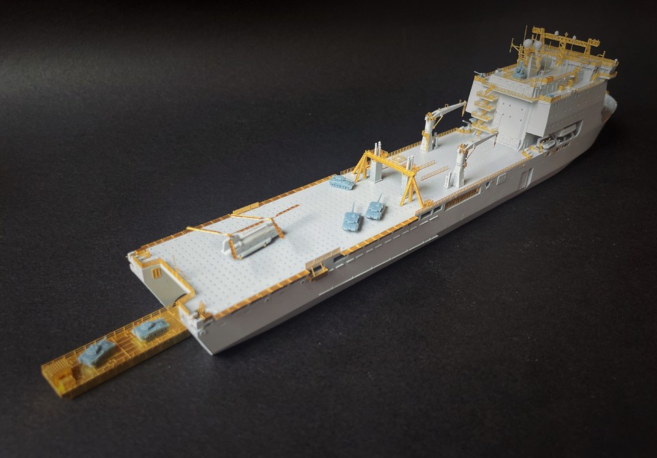 EV resin kit 1/700 S101 Royal Navy Dock Landing Ship L3008 RFA Mounts ...