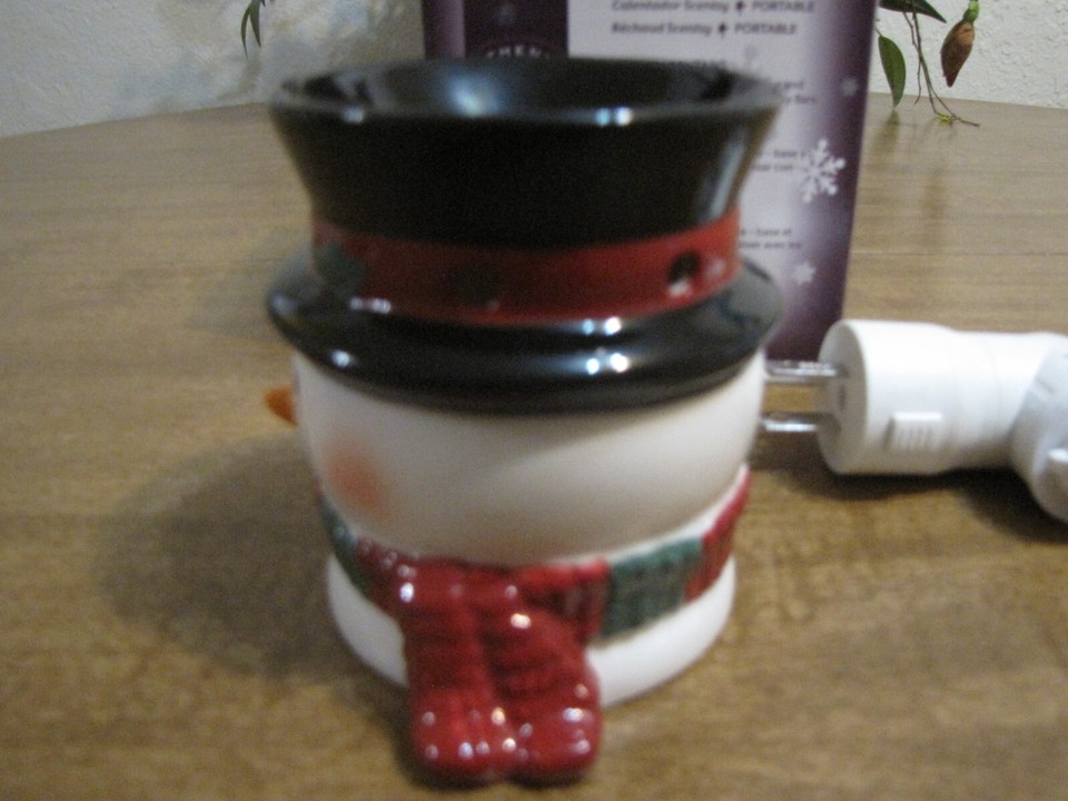 SCENTSY BLUSTER PLUG IN WARMER | eBay