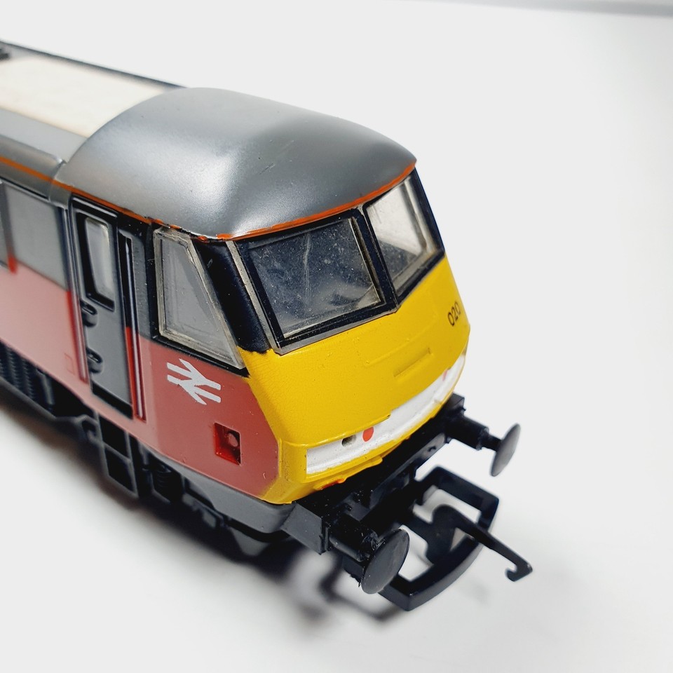 Hornby Railways- 90020 British Rail Class 90 Electric Locomotive RES ...
