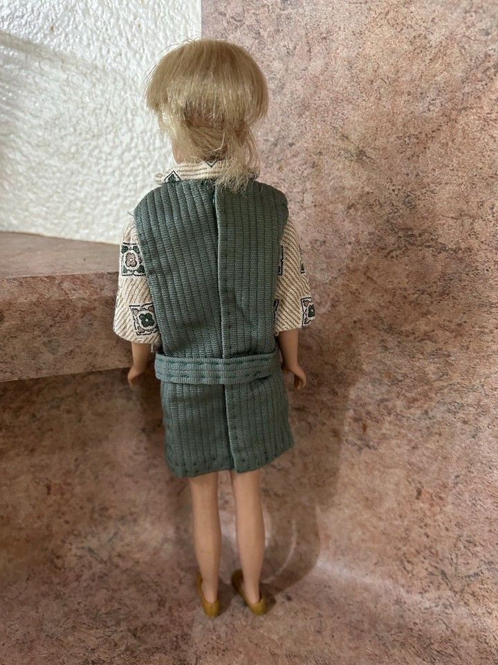 Vintage 1963 Blonde Hair Blue Eyes SKIPPER Barbie w/green jumper Dress ...