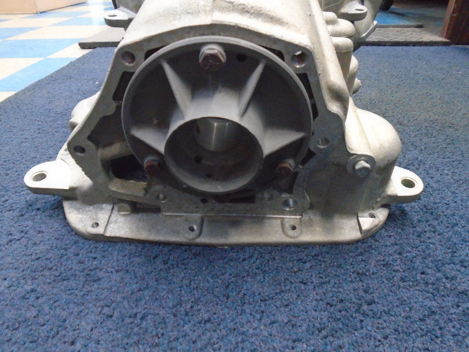 NOS NEW 1972-up AMC Javelin AMX 904 Torqueflite Transmission case A904 ...