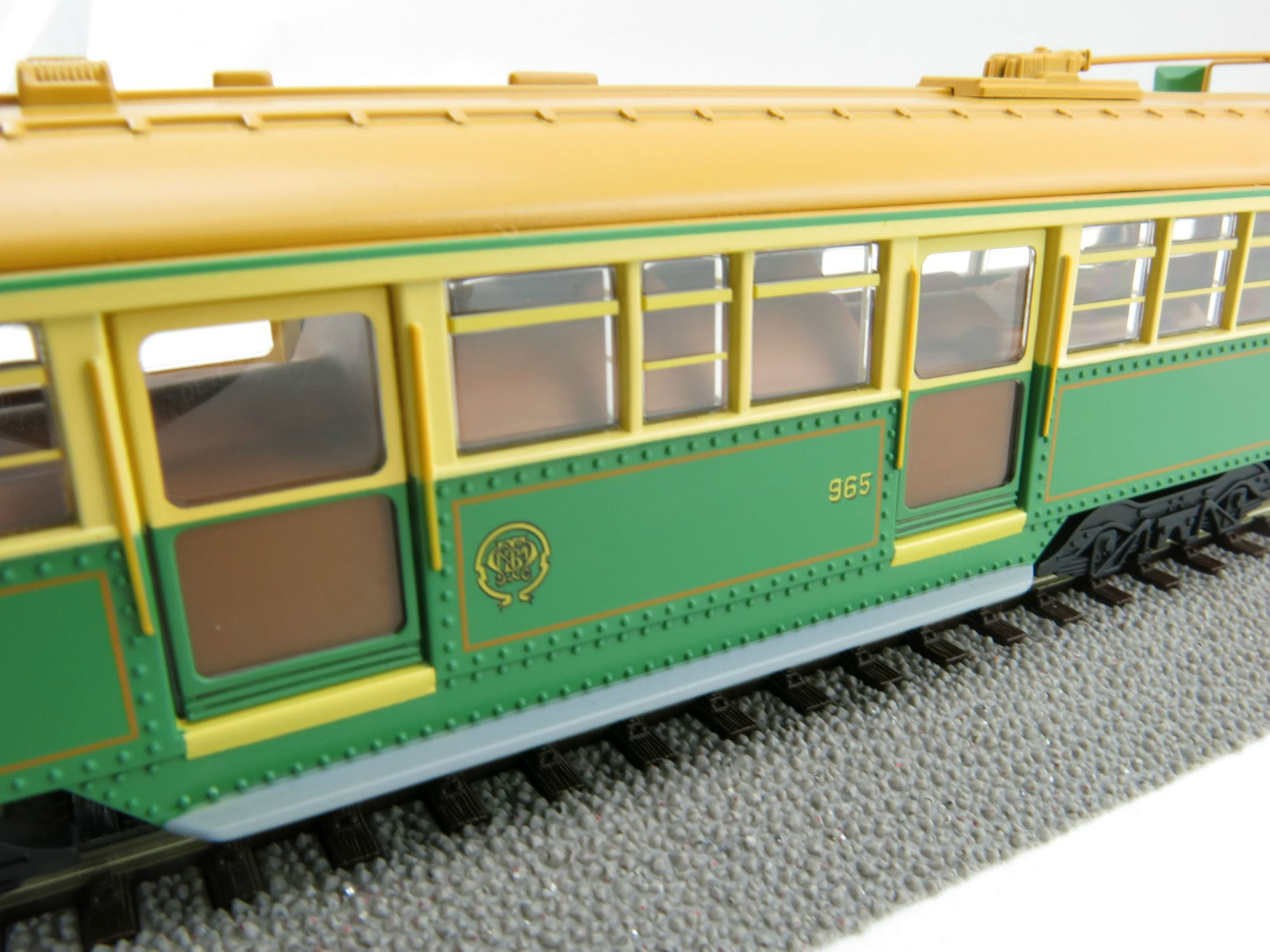 Cooee ELECTRIC POWERED W6 CLASS DIECAST MELBOURNE TRAM GREEN RATTLER NO ...