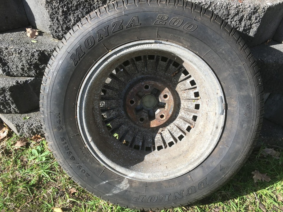 HOLDEN VB VC VH SLE WHEEL ALLOY MAGS 15 INCH 1 OFF WITH CENTRE CAP ...