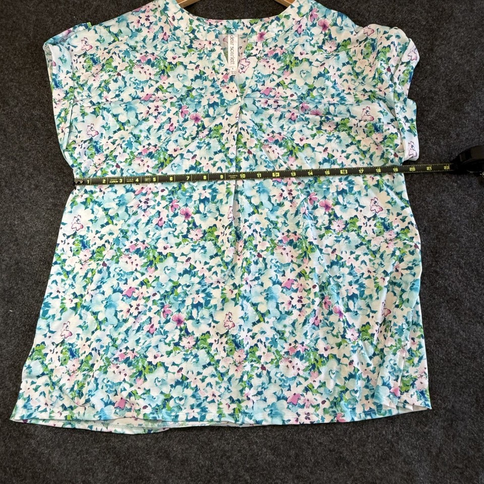 Dear Scarlett Women's Top Size S Roll Tab Sleeve Side Slits Floral Blue ...