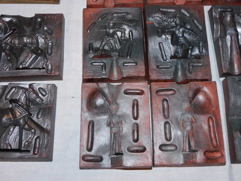 LOT OF 10 -VINTAGE LEAD TOY SOLDIER R&B RUBBER/SILICONE MOLDS & BOARDS ...