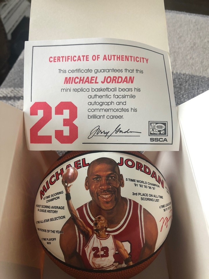 MICHAEL JORDAN MINI Photo Basketball wilson MINT MINT With COA Goat ...